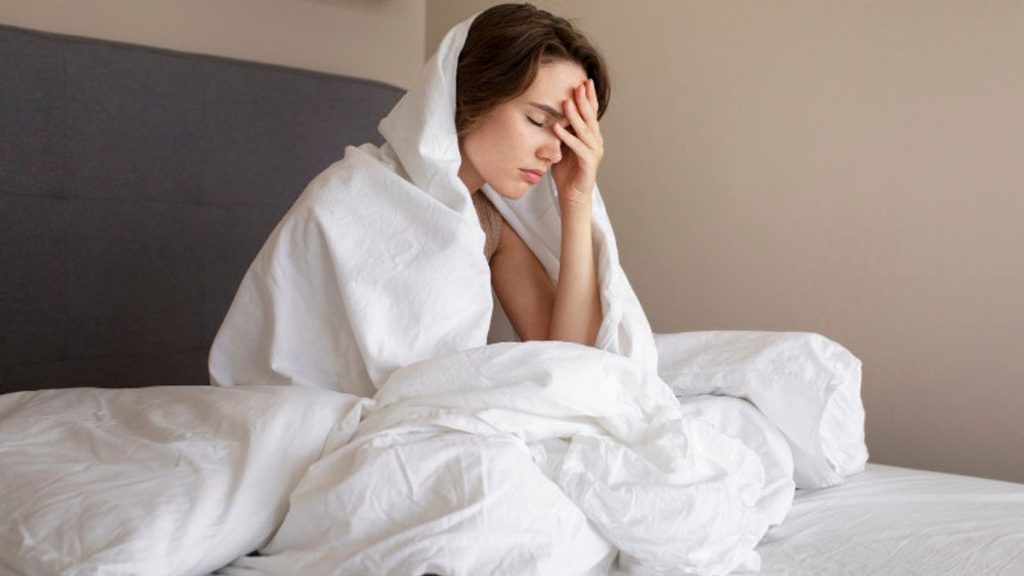 Sering Terbangun Pukul 3–5 Pagi Tanpa Alarm? Ini 6 Pesan Psikologis ...